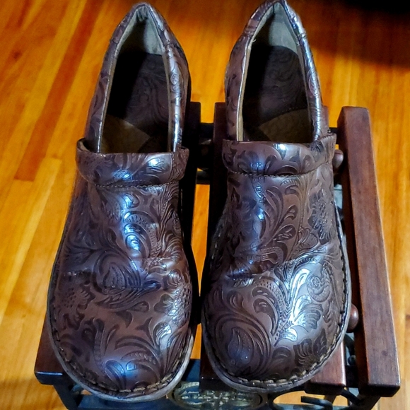 boc | Shoes | Womens Boc Clogs For Work Size 9 Browntooled | Poshmark